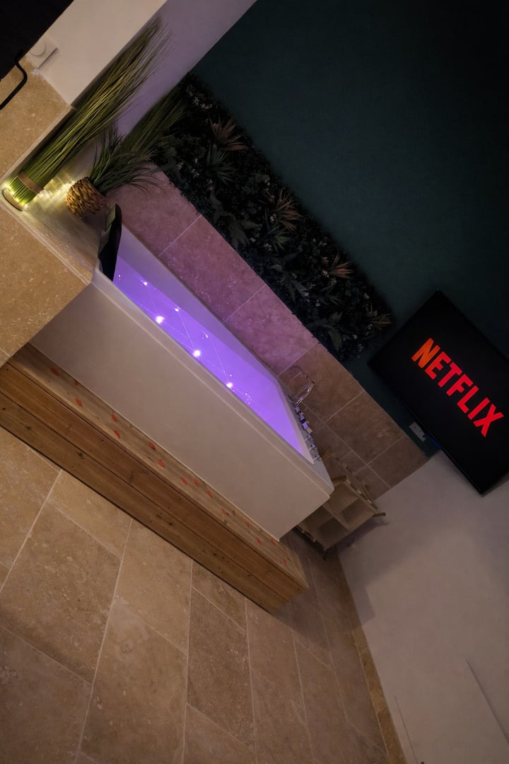 Appartement Avec Jacuzzi "Les Bulles De Minuit" - Saint-Gilles