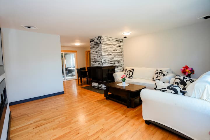 Elegant Home With Covered Patio & Close To Airport - 肯特