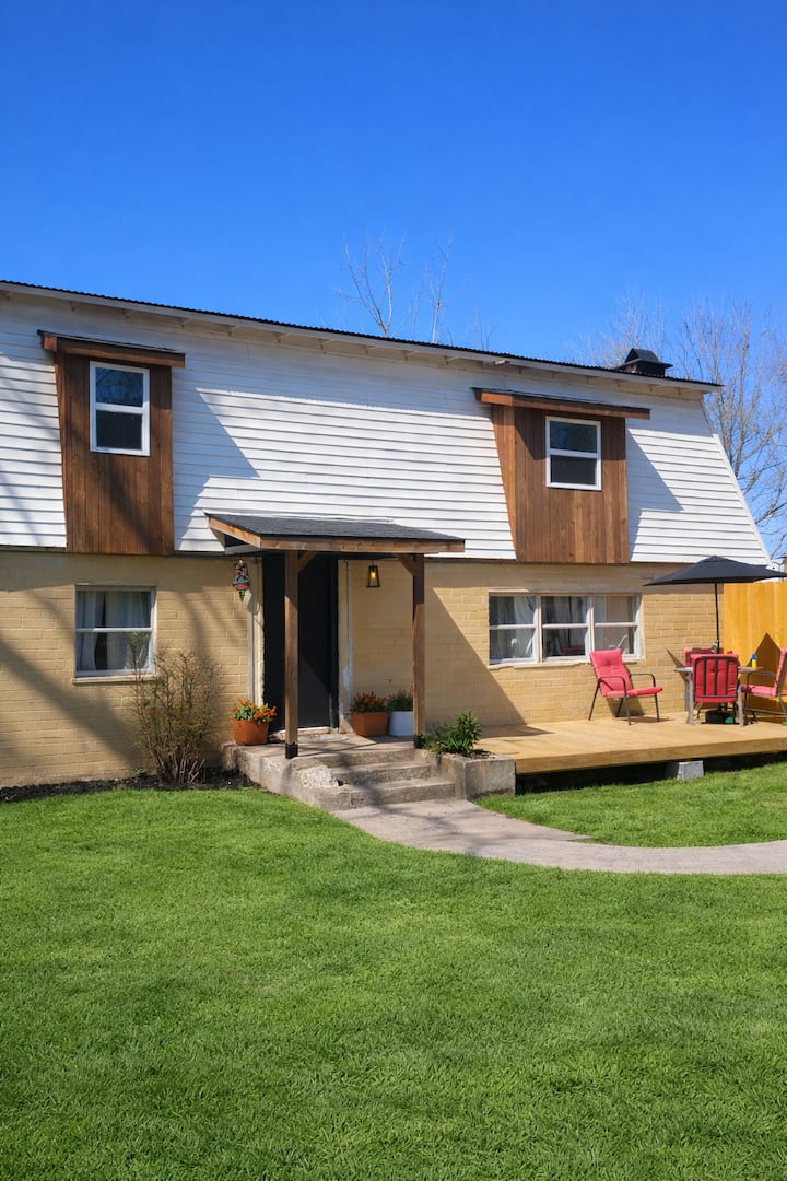 Charming, Quirky Escape Just Minutes From Town - Seguin