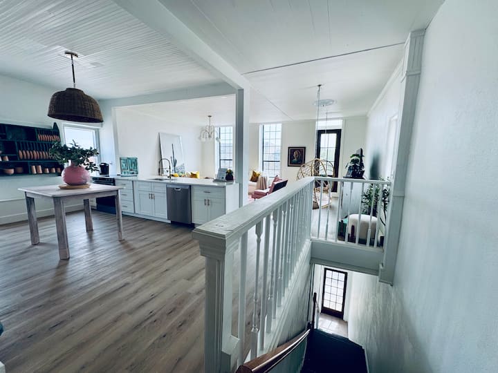 The Pink Cactus - Lake Comanche, TX