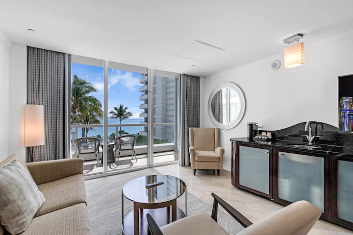 Fontainebleau Sorrento 3 Junior Suites - 7 Beds - Miami Beach, FL