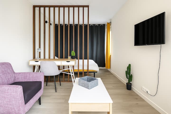 Game Of Jaune – Balcon & Salon Privatif - Évry