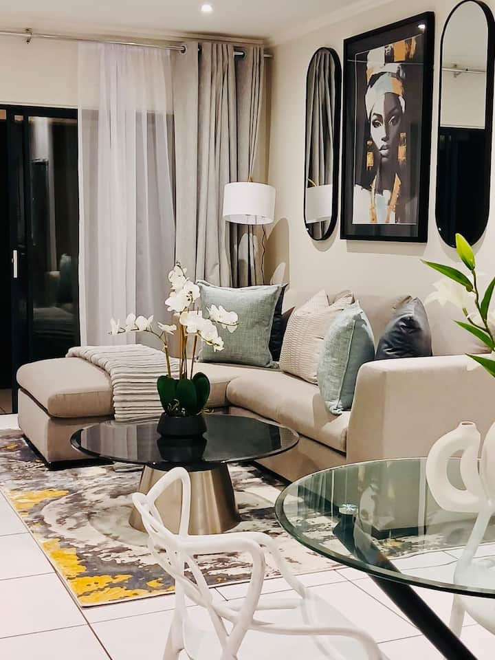 Stunning 1-bedroom Retreat Near Montecasino - Chartwell