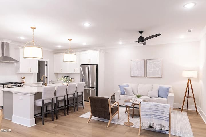 New 4br Speakeasy Near Duke + Theatre | Sleeps 10 - Durham, NC