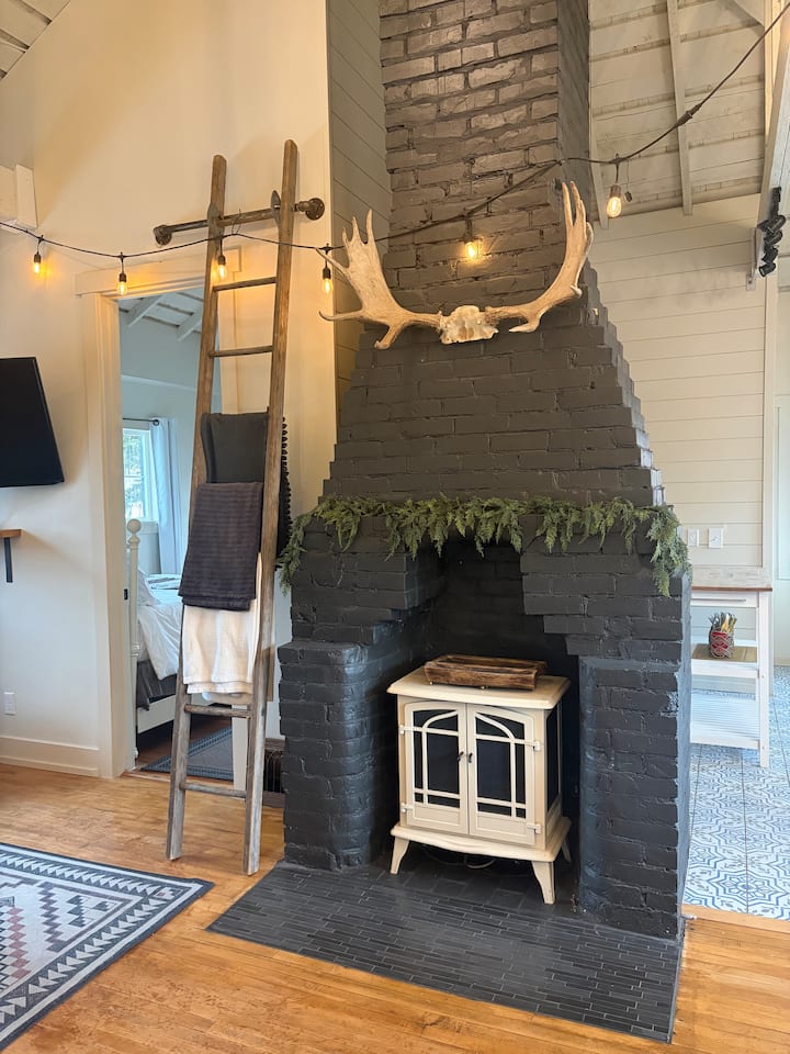 Whitewater Cottage On Main Street - Lava Hot Springs, ID