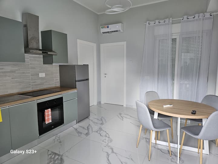 B&b Pomezia Roma Appartamento 1/4 Posti Con Cucina - Pomezia