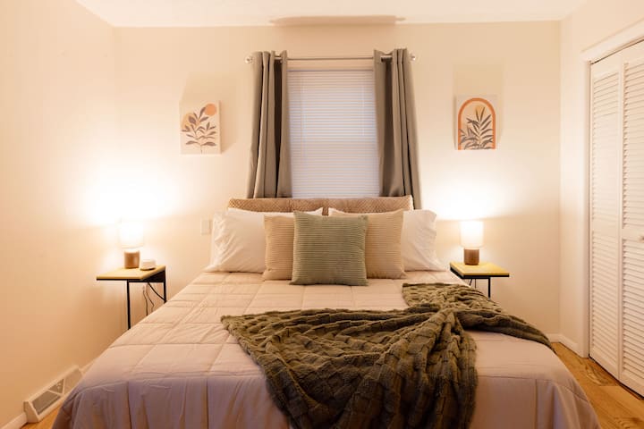 5br Johnson City Fenced Yard Firepit Sleeps 8 - Johnson City, TN