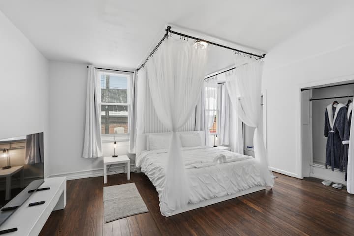 Temple Football 2br - Unit 2 - Philadelphia