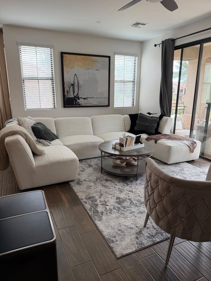 Serenity Retreat: Relaxing Condo + Pool/gym - Chandler, AZ