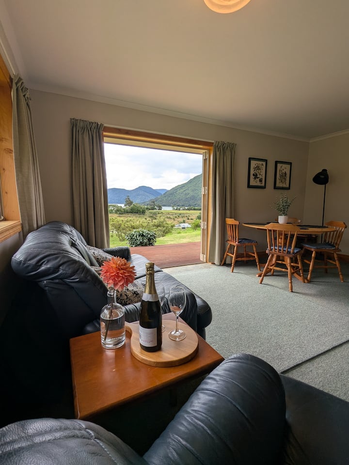 'Link Cottage' In The Marlborough Sounds - マールボロー・ディストリクト