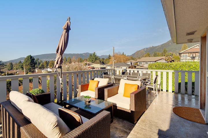Scenic North Shore Home | Deck, Views, Private - North Vancouver