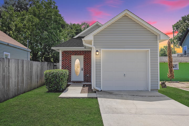Rise And Shine | Downtown | Dog Friendly | Pcola - Gulf Breeze, FL