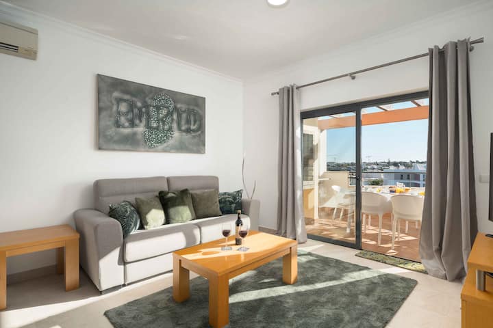 Emerald - Beachside Apartment With Pool & Bbq - Luz