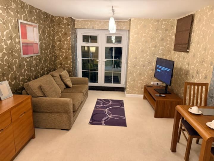 2 Bedroom Home|sleeps 4 Guests|2 Beds|free Parking - Loughborough