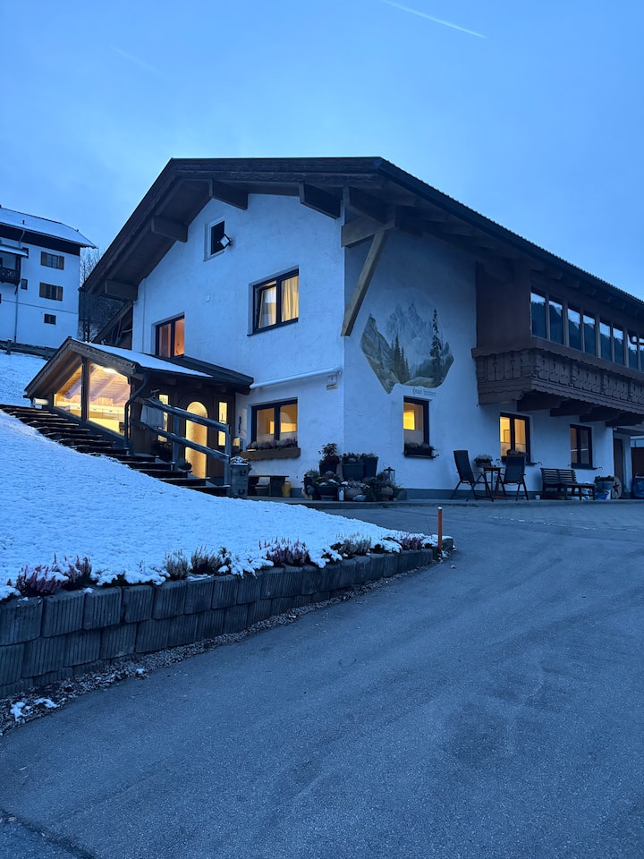 Top Ferienwohnung Mit Zugspitzblick 
In Lermoos - Lermoos