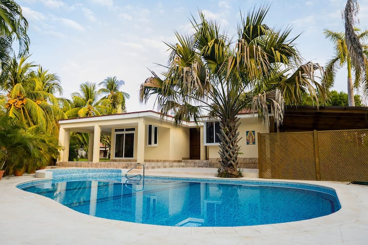 Preciosa Casa Puerto San José, Pacific All Seasons - 