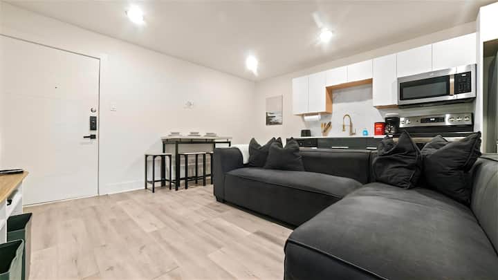 Modern Dallas Getaway – Walk To Dining + Nightlife - Dallas, TX