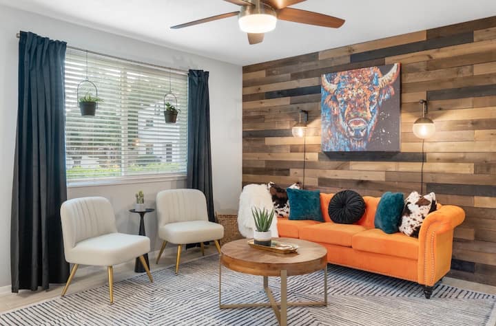 Walk To Old Town! 2 Master Suites | Hot Tub & Pool - Scottsdale, AZ