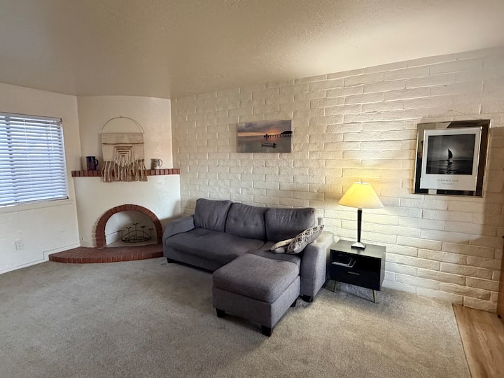 Centrally Located 1 Bed Apartment - Albuquerque