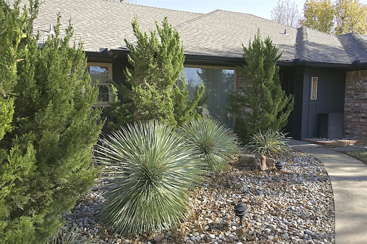 Renovated Spring Hill House - Edmond, OK