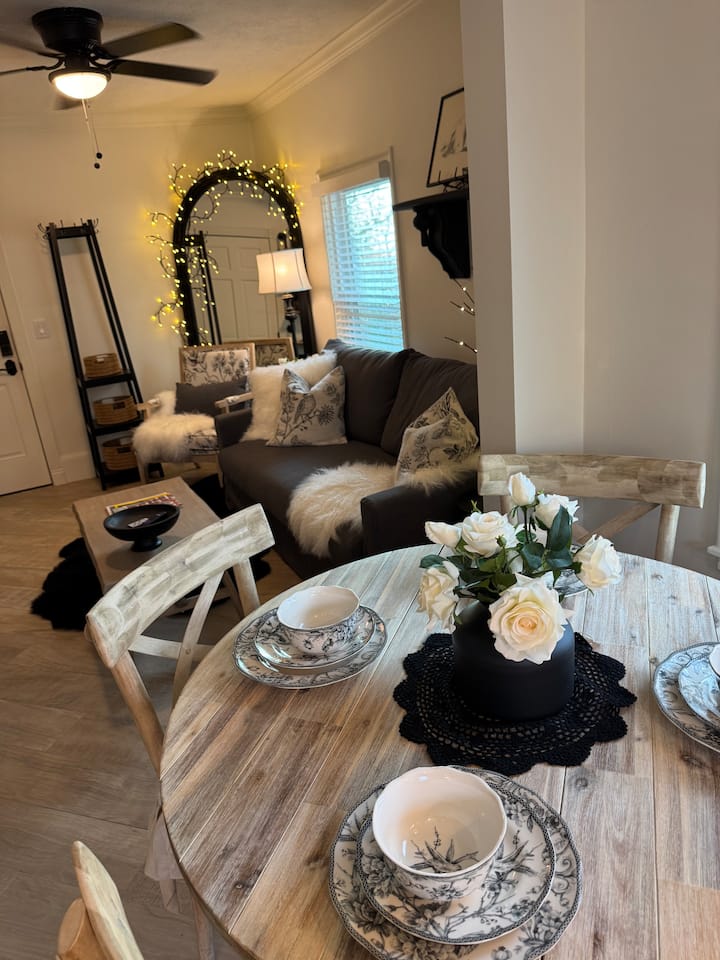 Dragonfly Inn The Aves - Salt Lake City, UT