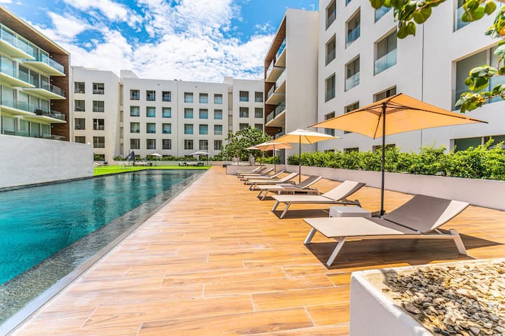 Modern & Vibrant Restaurants & Sea Just Steps Away - Cabo San Lucas