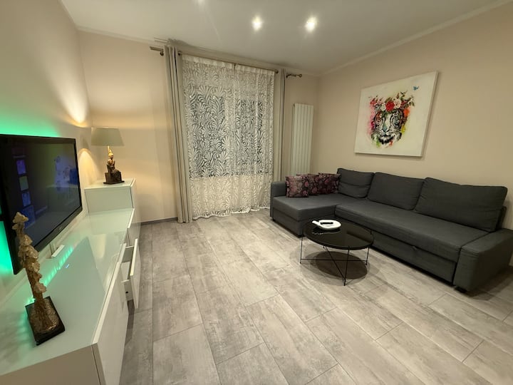 Moderne 2-zimmer-wohnung Mit Parkplatz & Terrasse - Siegen