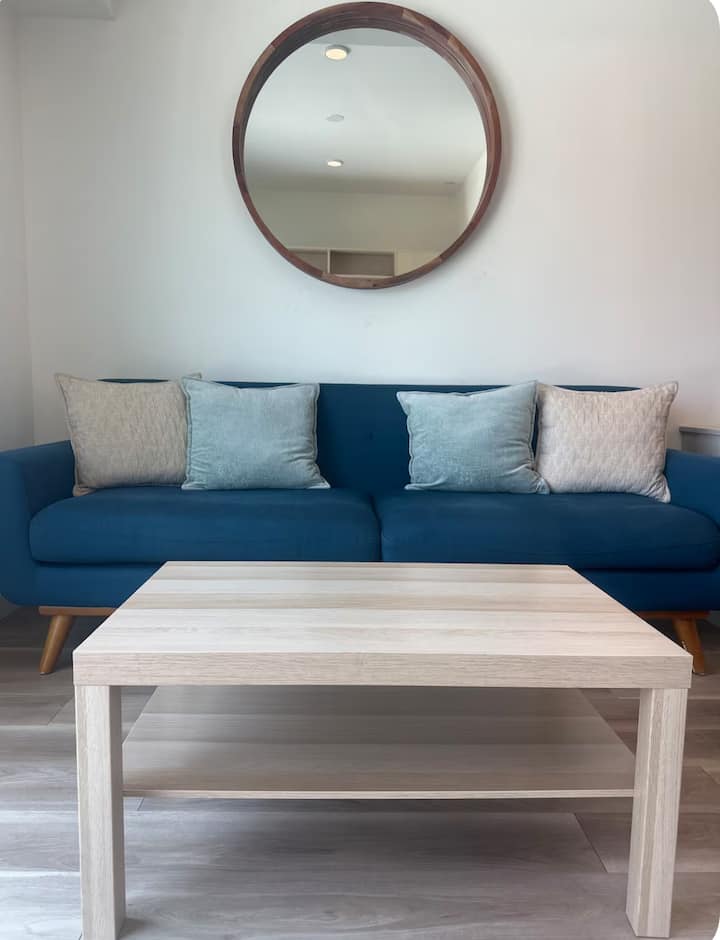 View The Hollywood Sign, Parking, Pool, Gym - Los Angeles, CA