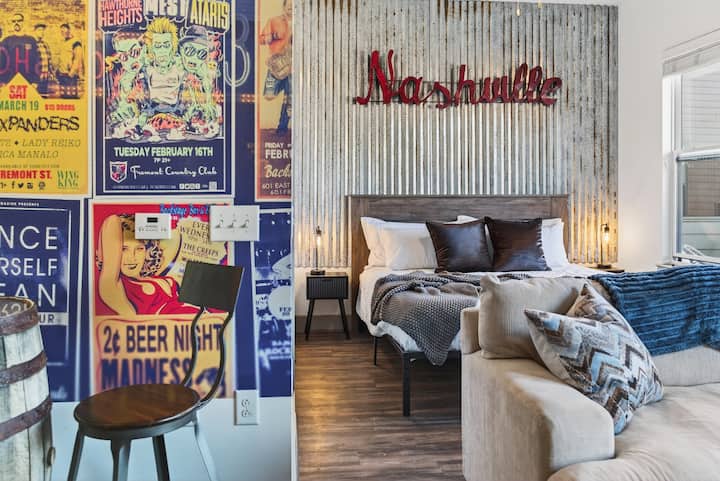 Nash Nites| 7 Min Broadway! Free Parking! Pool! - 내슈빌