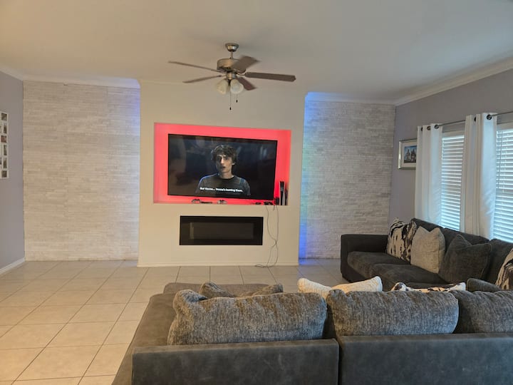 Cozy Haven • Perfect For Relaxing & Unwinding - Laredo, TX