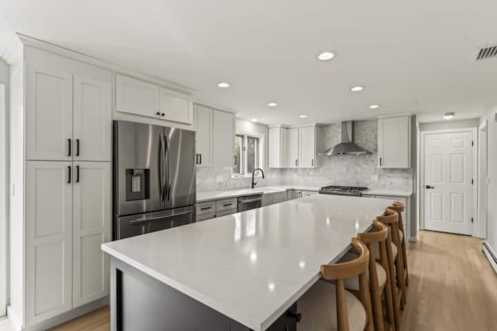 Candlewood Oasis -Fire Pit, Steam Shower, Sleeps 8 - Brookfield, CT