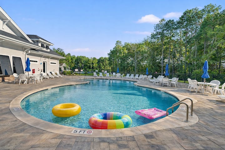 Near Ocean Isle & Sunset | Resort Pool - Ocean Isle Beach, NC
