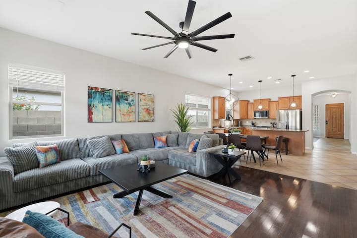 Family Pool Home Near State Farm Stadium - Sun City, AZ