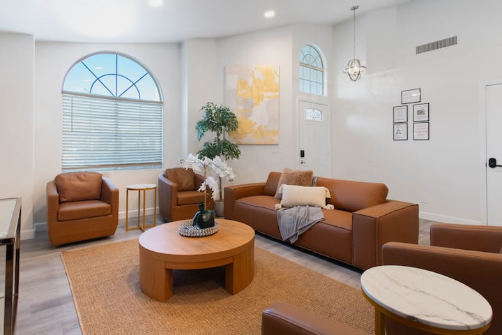 Spacious Group Vacation: Pool, Spa, Golf, Billiard - United States