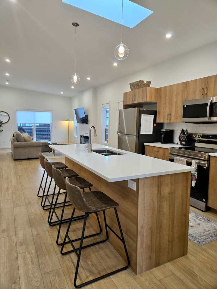 Rail Trail Retreat - Kelowna