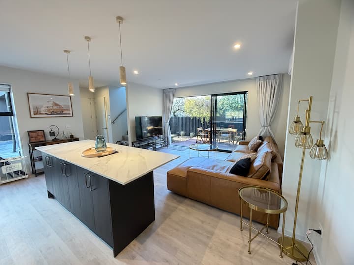 Brand New Urban Oasis Sleeps 6 L Spreydon - Christchurch