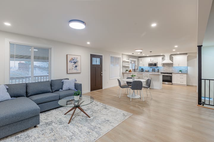 Peaceful Serene Luxury: Your Quiet Seattle Haven - Seattle, WA