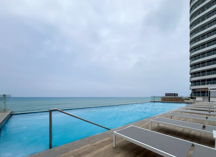 Departamento, Vista Panorámica Al Mar. Grand Bay. - Manta