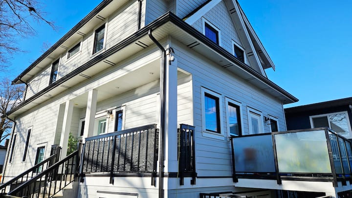 Entire Place Modern Home Central Near 15 Min Dtw. - Vancouver
