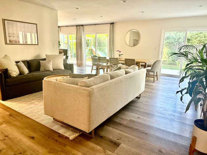 Sunny Family Home • Walk To Parks • 5 Min To Beach - Isla Vista, CA