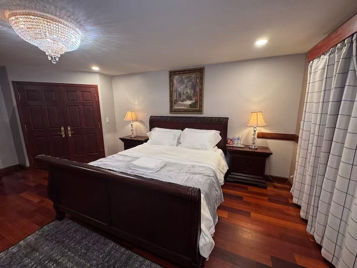 科维纳半山花园𡋾墅套房California  King - San Dimas, CA