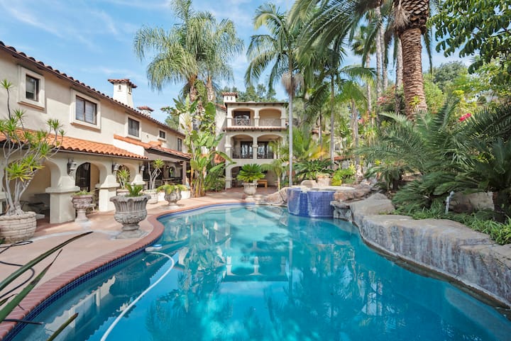 科维纳半山花园𡋾墅套房California  King（8#） - Covina, CA