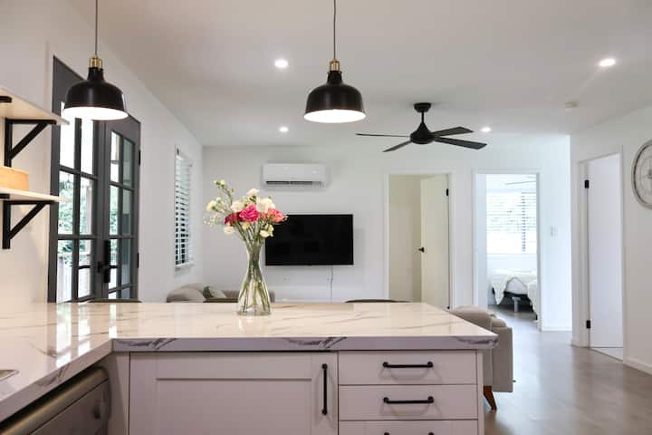 Family Friendly Cottage,  Sunshine Coast - Maleny