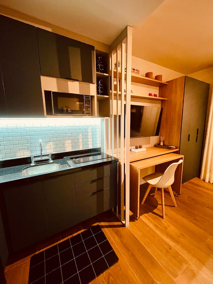 Studio Completo Próx Redenção | Piscina + Academia - Porto Alegre