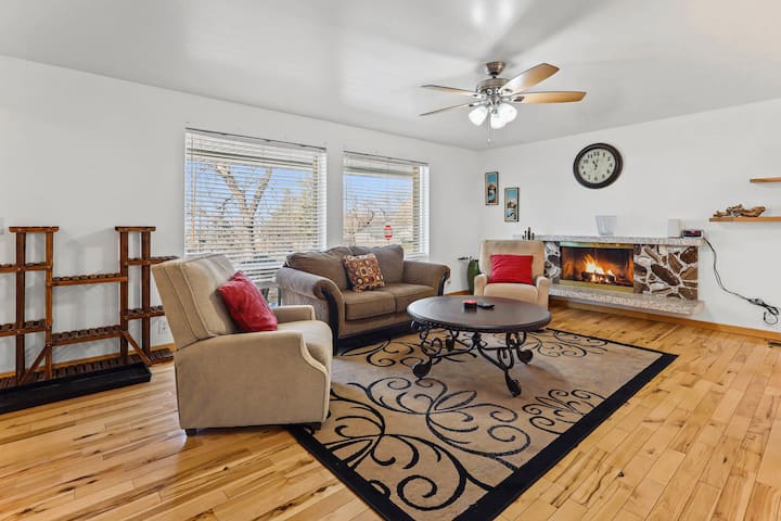 Home In Cottonwood Heights, Between 2 Canyons. - Sandy, UT