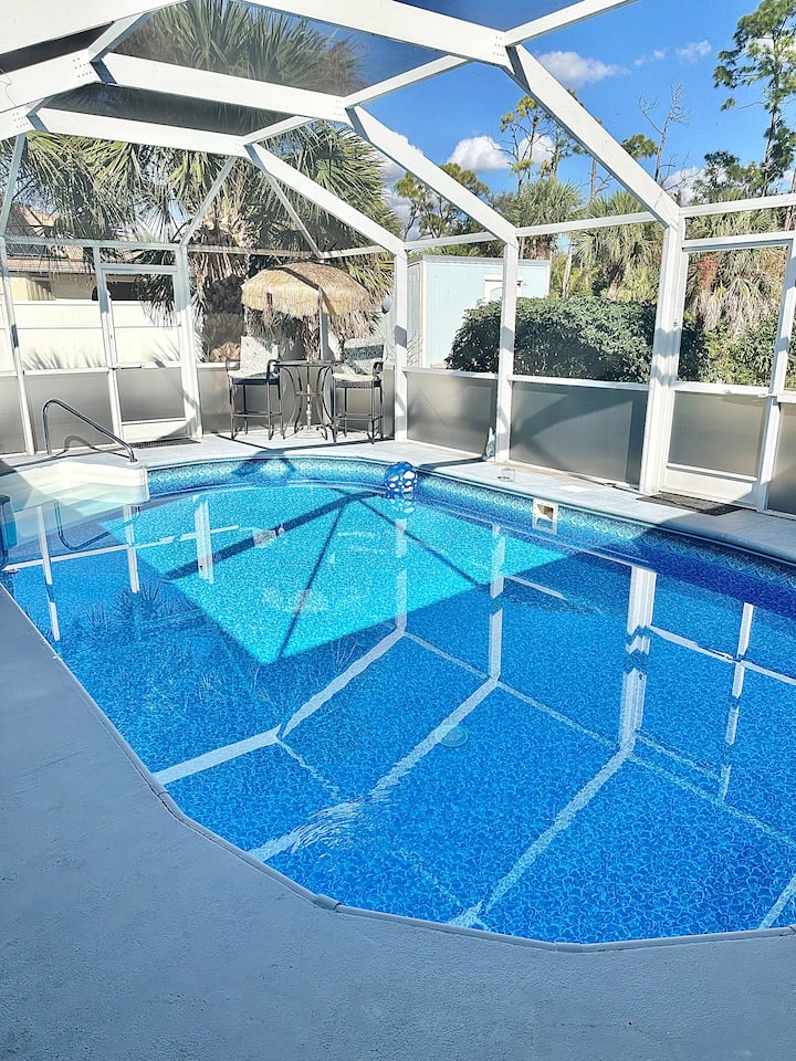 3/2 With Great Sunsets, Water Views & Poolside Fun - Peace River, FL