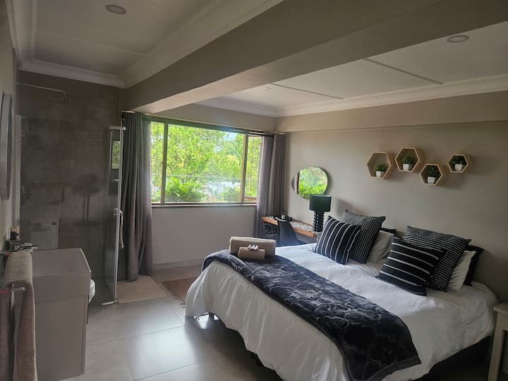 Home@6 Self-catering Apartment In Prime Ferncliffe - Pietermaritzburg