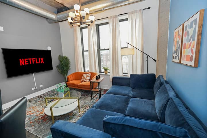 2br City Suite Near Soldier Field W/ Rooftop & Gym - Englewood - Chicago