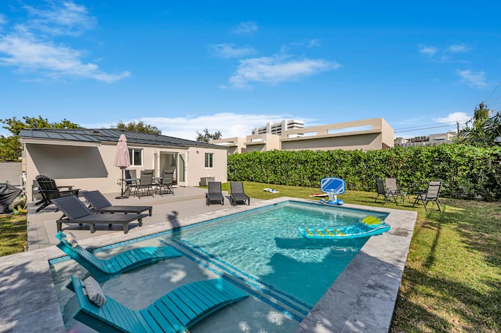 The Design District Pool House - Miami, FL