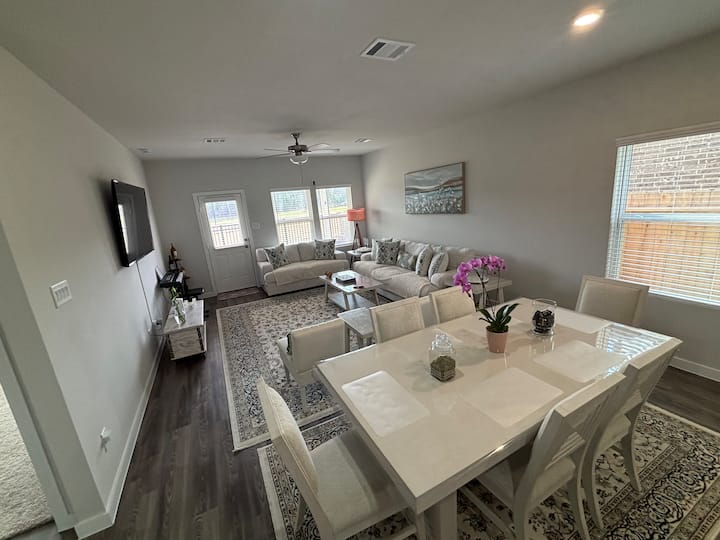 New Built House With Friendly Atmosphere - Tomball, TX